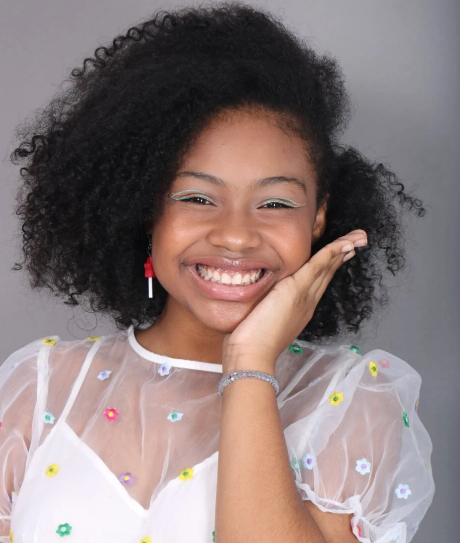 Lorena Castro | Dublapédia | Fandom