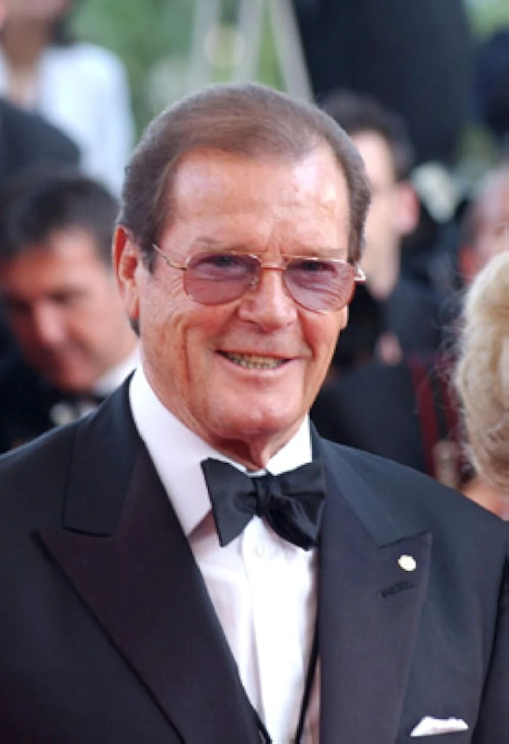 Roger Moore | Dublapédia | Fandom
