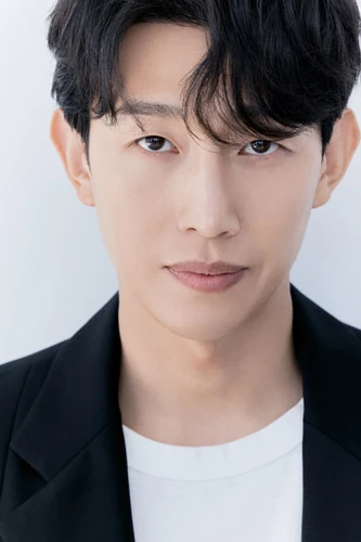Kang Ki-Young | Dublapédia | Fandom