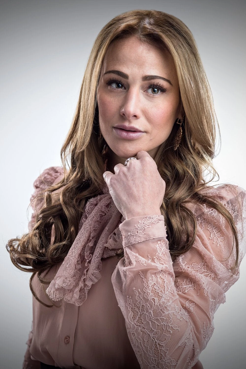 Ilithya Manzanilla | Dublapédia | Fandom