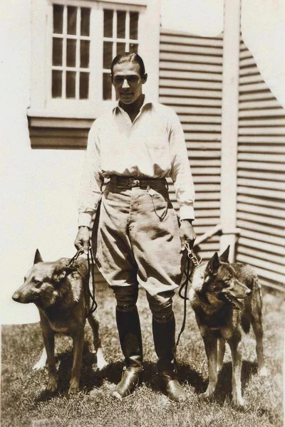 Licorus Selwyn | Du-Mort Wiki | Fandom