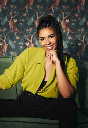 Alice Hunter | Dynasty Wiki | Fandom