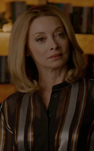 Laura Van Kirk | Dynasty Wiki | Fandom