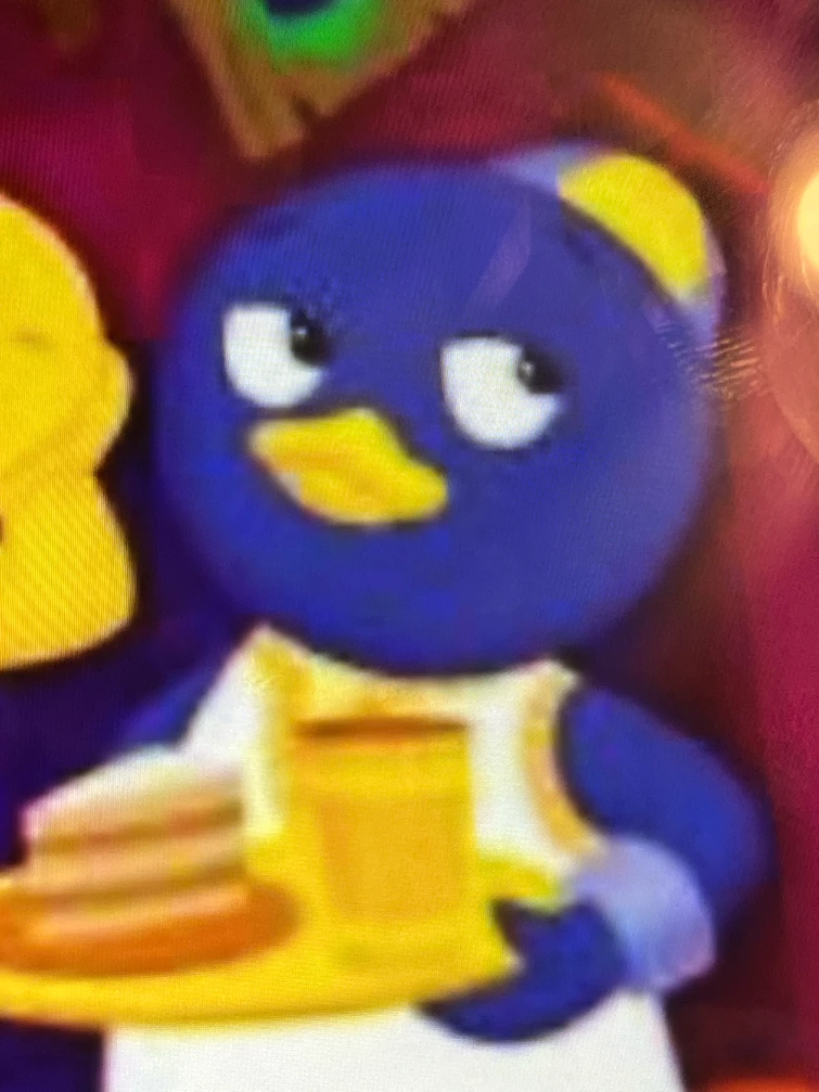 Pablo with a sandwich and a drink | Fandom