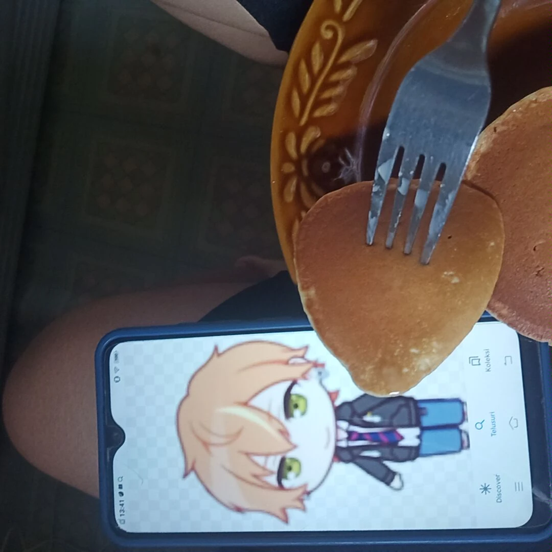 Akito eats pancake •v• | Fandom