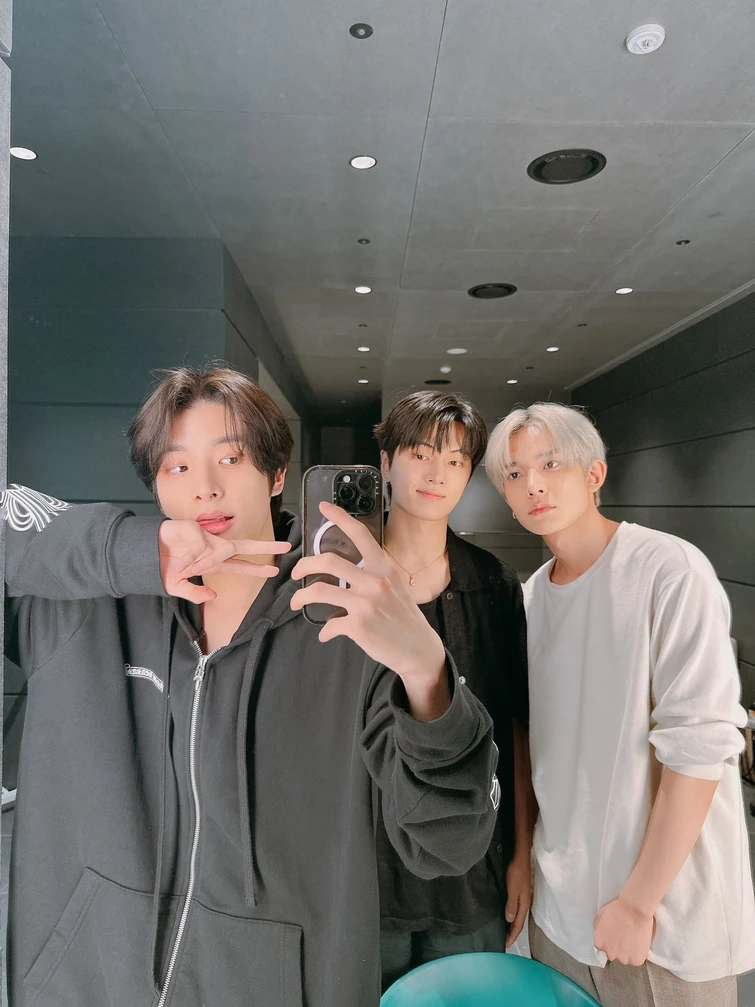 Your daily Jakey #663 (Feat. Jay and Heeseung!!) | Fandom