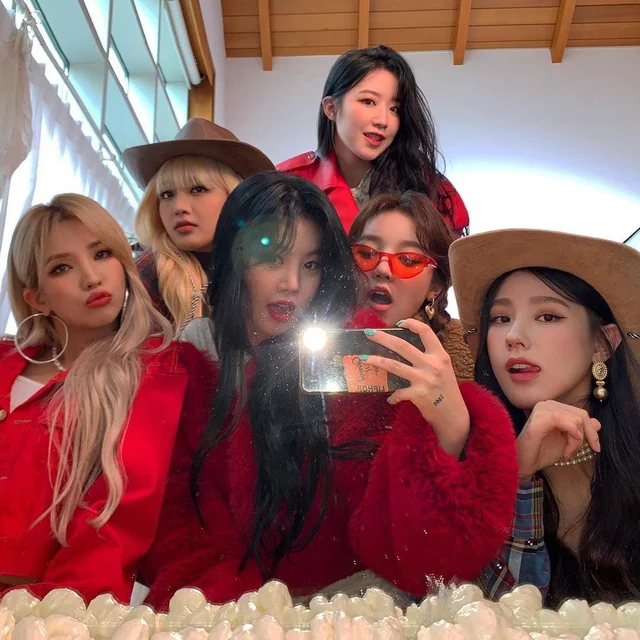 DAY 1 OF POSTING MY FAVORITE KPOP SINGERS | Fandom
