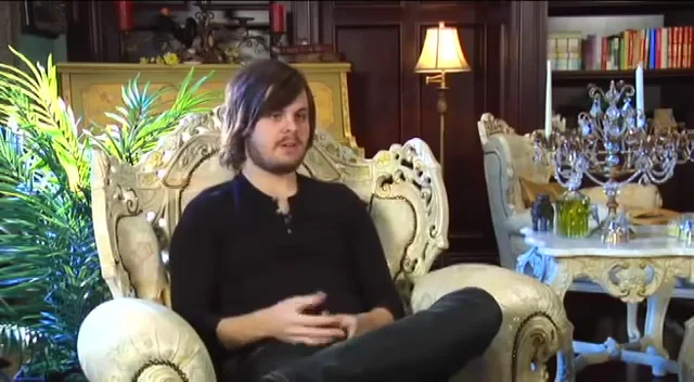 Calendar Business/Making of Pretty. Odd. Doc | Fandom