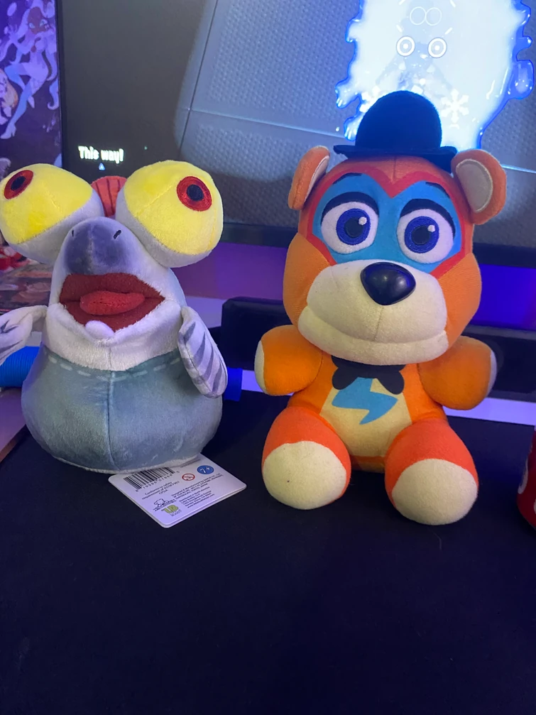 Sorry I haven’t been here in a while (ps small Frye plush and freddy ...