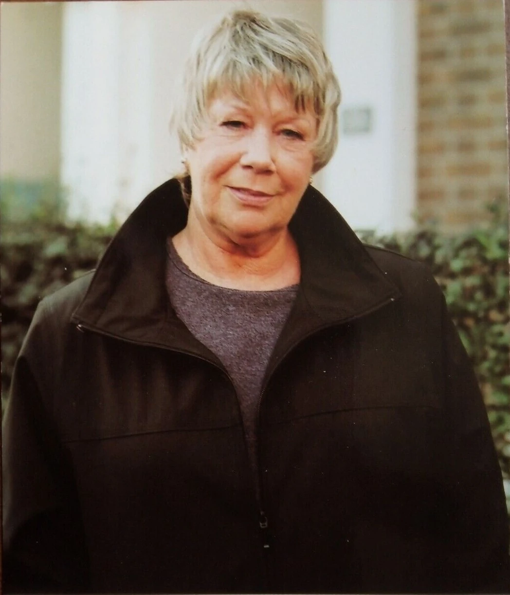 Mo Harris - Gallery | EastEnders Wiki | Fandom