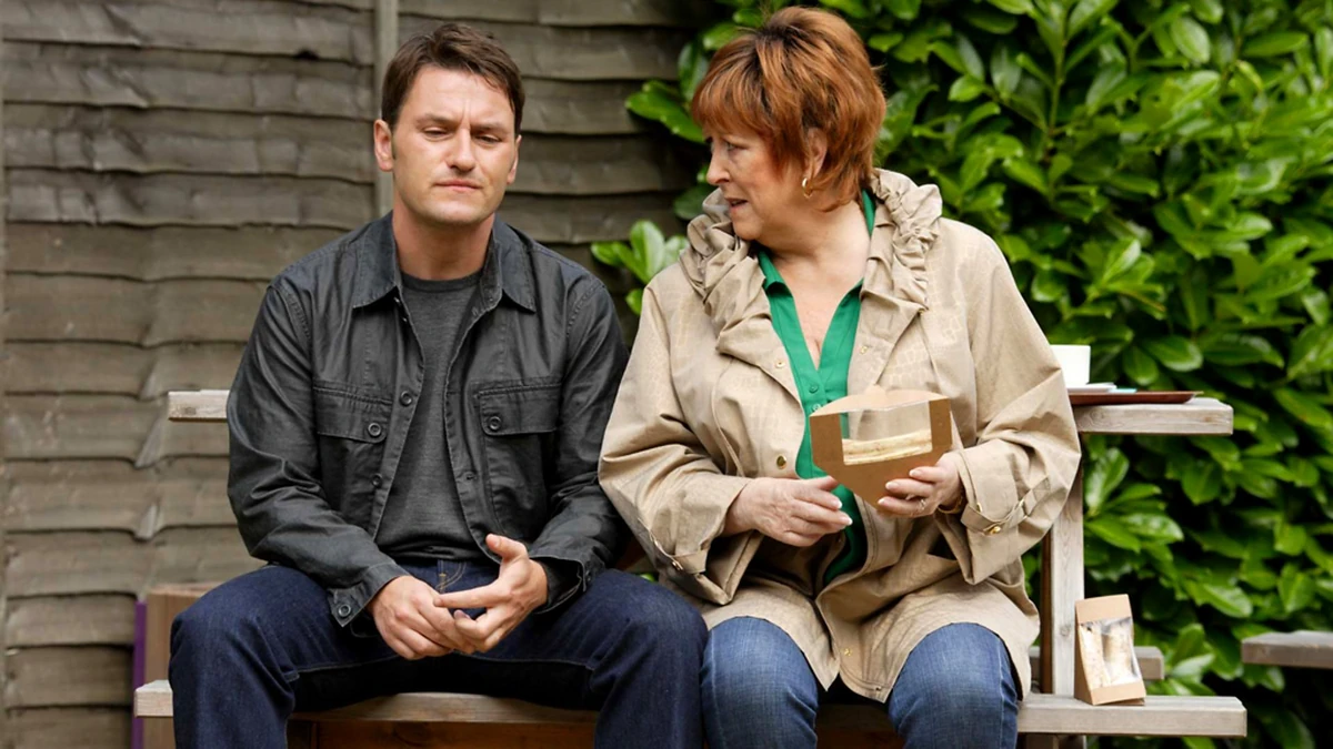 Episode 3875 (13 October 2009) | EastEnders Wiki | Fandom