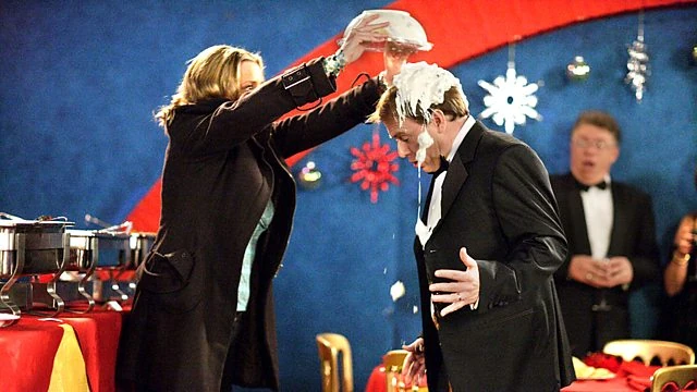 Episode 3704 (23 December 2008) | EastEnders Wiki | Fandom