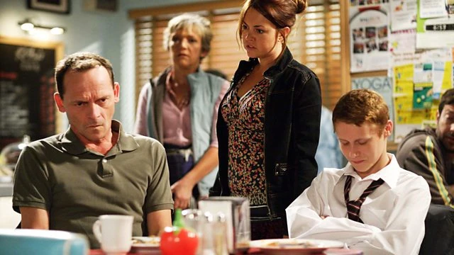 Episode 4082 (5 October 2010) | EastEnders Wiki | Fandom