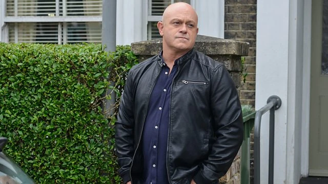 Episode 5330 (9 August 2016) | EastEnders Wiki | Fandom