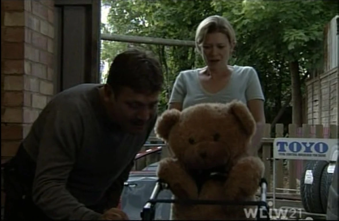 Episode 2563 (4 August 2003) | EastEnders Wiki | Fandom