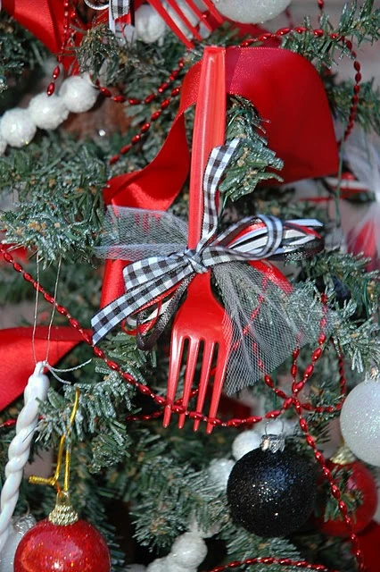 Twilight Crafts:Twilight Forks Ornaments | Easy Crafts Wiki | Fandom