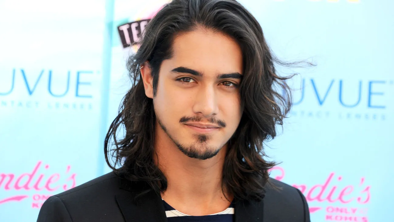 🎂 Happy 33rd Birthday to Avan Jogia as Beck Oliver from Victorious 🎂 ...