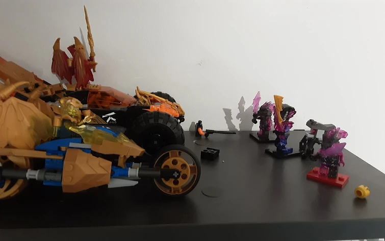 Ninjago's Crystalized wave comes out in the USA and Canada TOMORROW ...