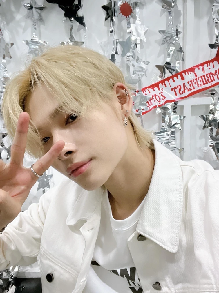 Crossing Paths With a CEO: An International Love Story Niki Enhypen FF ...