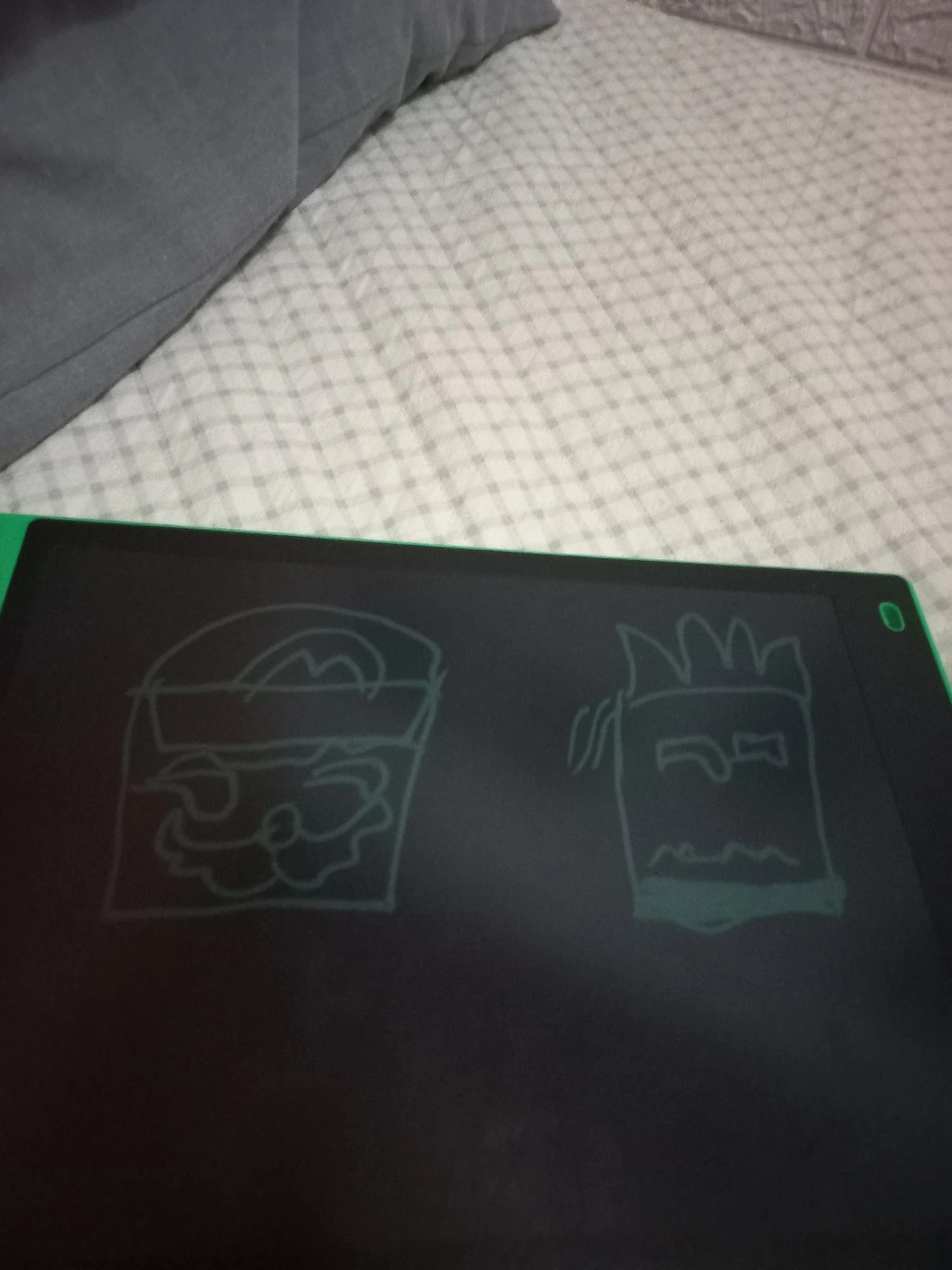 Day 4 of me redrawing fnf mmv2 characters icons(sorry if they look bad ...