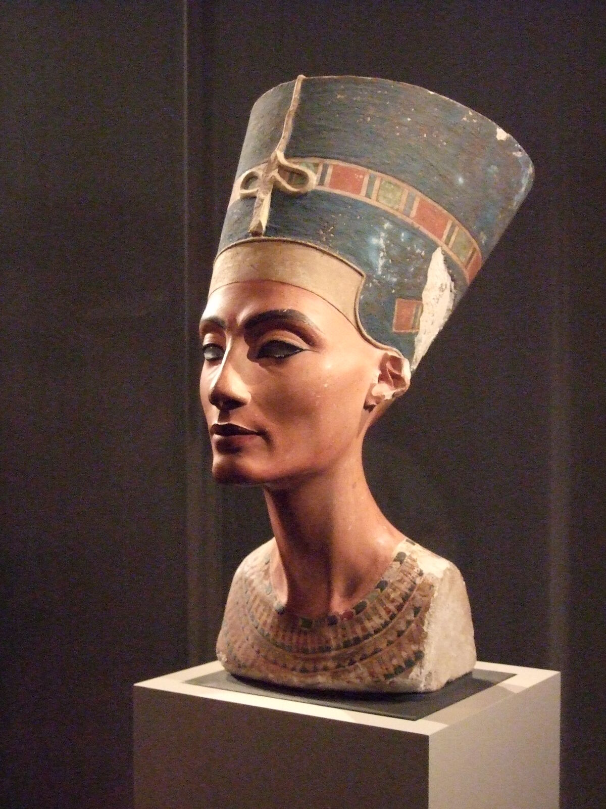 Popiersie Nefertiti | Egiptopedia | Fandom Popiersie Nefertiti | Egiptopedia | Fandom