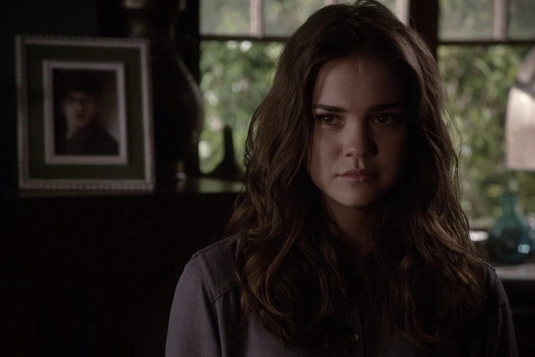 Alexandria "Alex" Loveren | Elemental High Wiki | Fandom