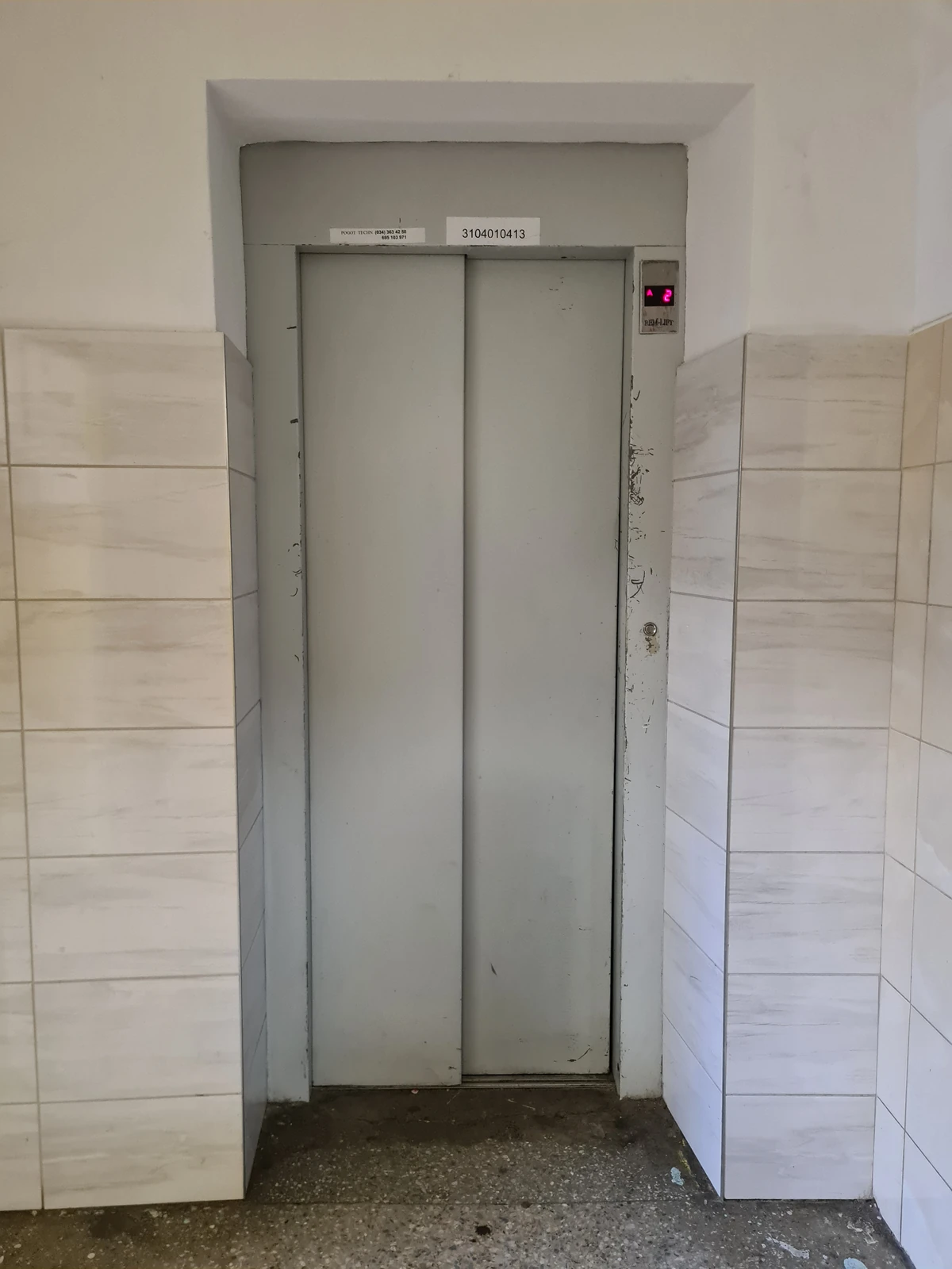 Aleja Niepodległości 21 kl.1 Częstochowa | Elevatorwindy Wiki | Fandom