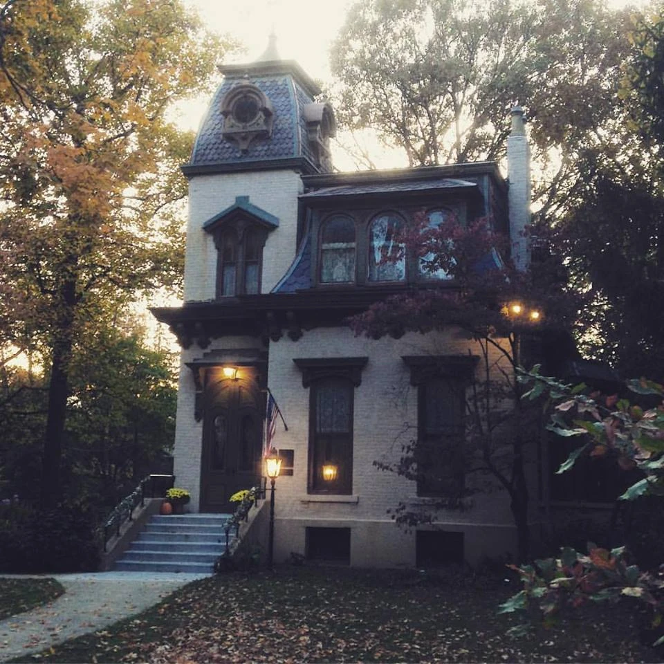 Benton House | Elsewhere World Wiki | Fandom