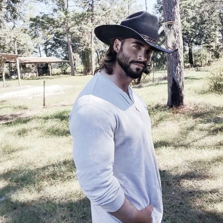 Rhett Eaton | Elsie Silver Universe Wiki | Fandom