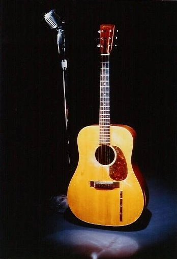 Martin D-18 | Elvis Presley Wiki | Fandom