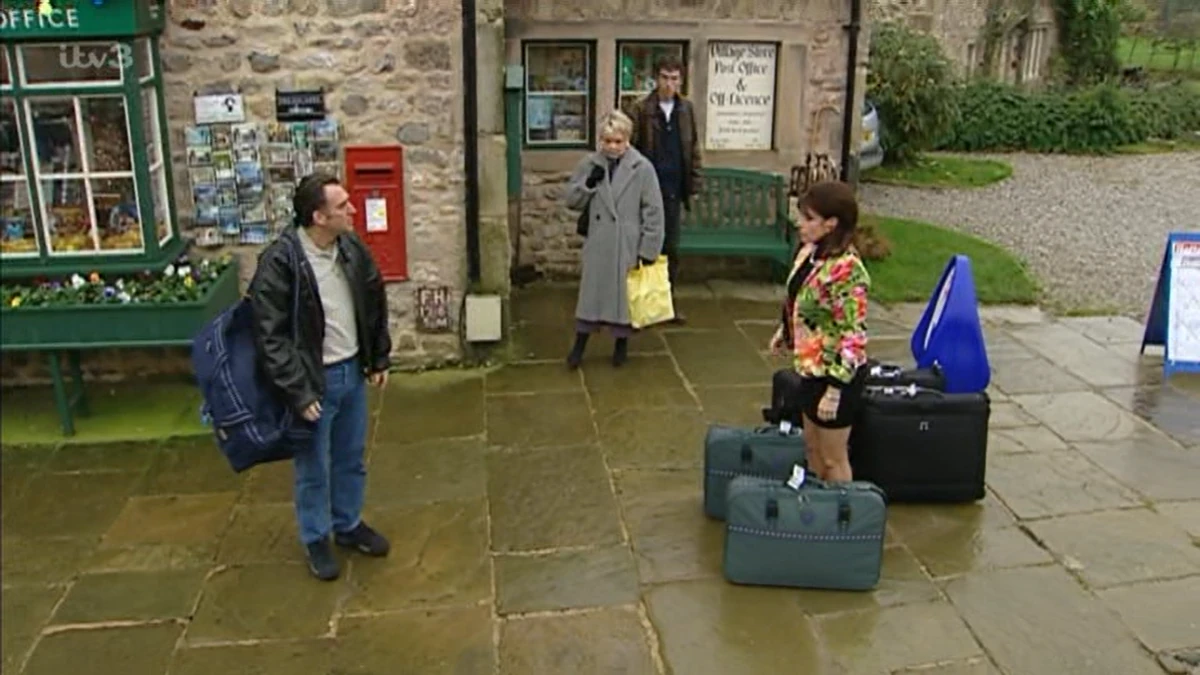 Episode 3923 (15th December 2004) | Emmerdale Wiki | Fandom