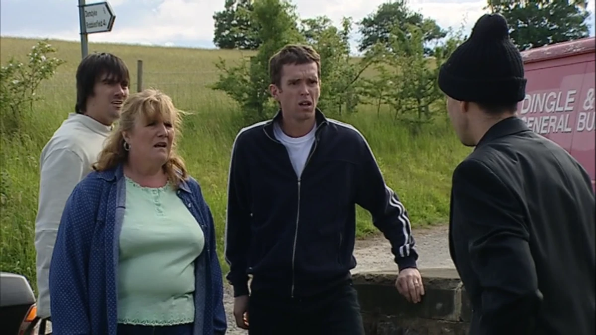 Episode 3805 (30th July 2004) | Emmerdale Wiki | Fandom