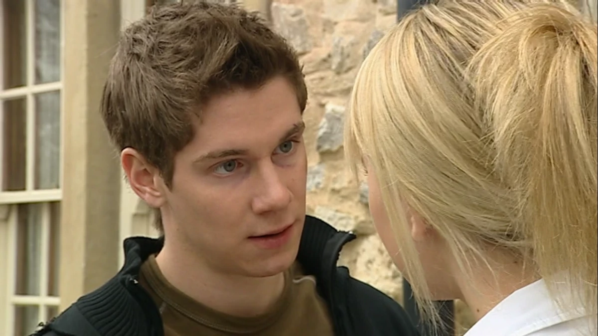 Episode 3722 (25th April 2004) | Emmerdale Wiki | Fandom