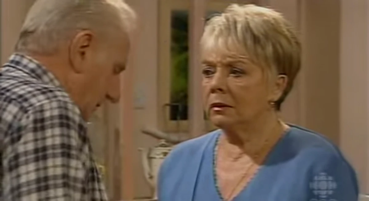 Episode 3828 (26th August 2004) | Emmerdale Wiki | Fandom