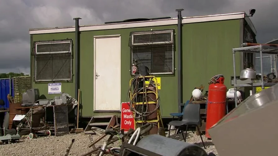 Holey Scrap | Emmerdale Wiki | Fandom