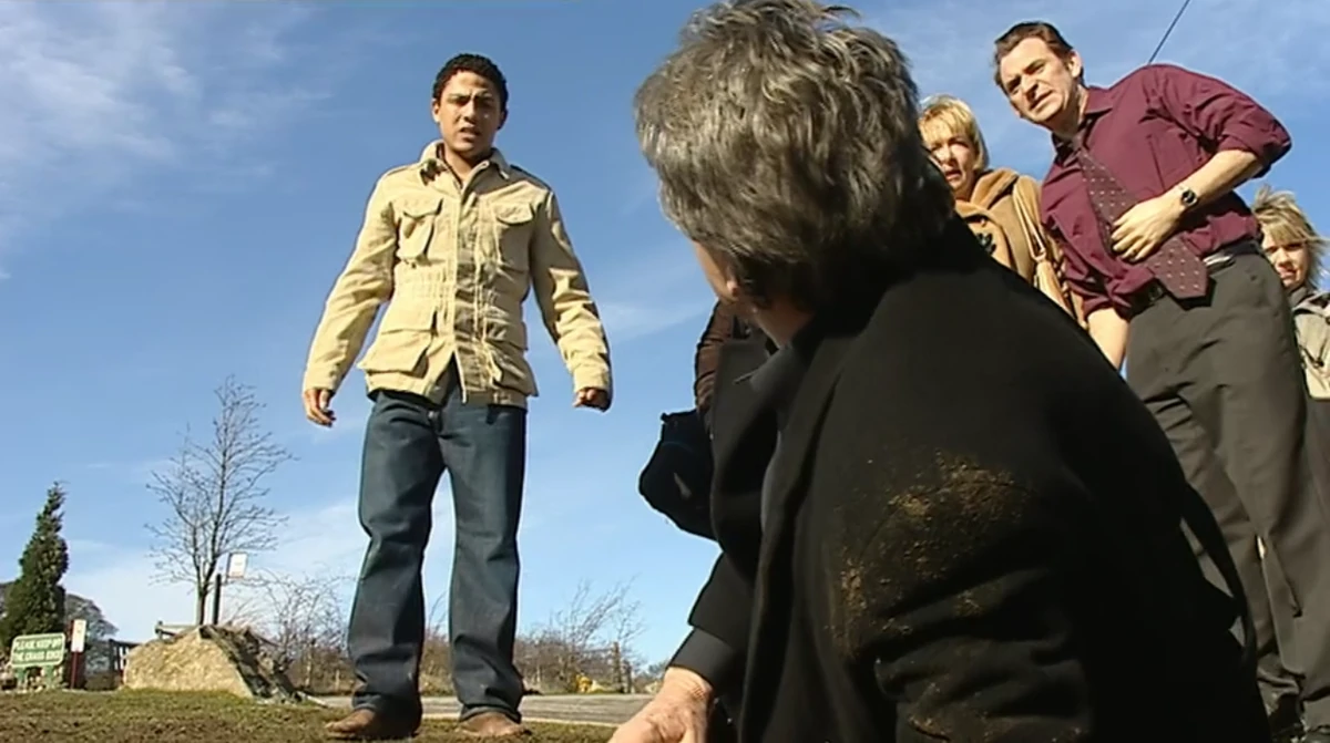 Episode 3704 (4th April 2004) | Emmerdale Wiki | Fandom