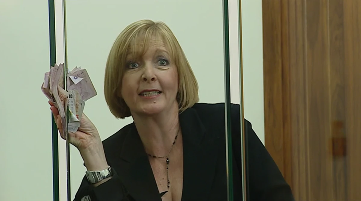 Episode 4207 (17th November 2005) | Emmerdale Wiki | Fandom