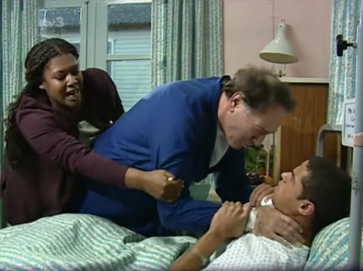 Episode 2791 (21st November 2000) | Emmerdale Wiki | Fandom Episode 2791 (21st November 2000) | Emmerdale Wiki | Fandom