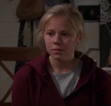 Beth (2018 Character) | Emmerdale Past & Present Wiki | Fandom