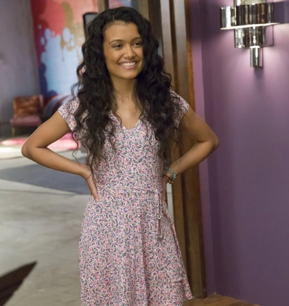 Laura Calleros | Empire Wiki Français | Fandom