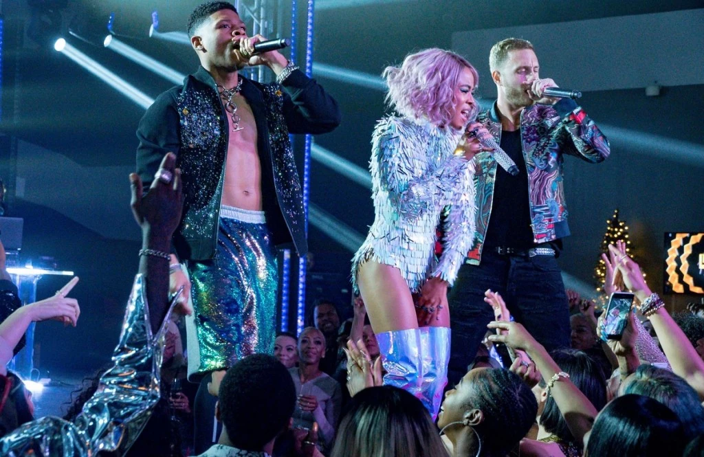 One More Minute (Showcase Version) | Empire Wiki Français | Fandom