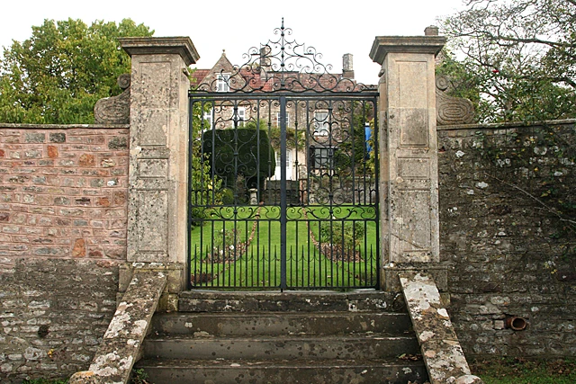 Gatcombe | Emrys Heart Wiki | Fandom