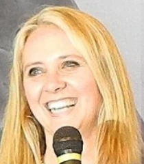 Elisabetta Spinelli | English and Non-engish voice over and dubbing ...