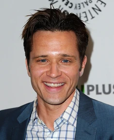 Seamus Dever | English Voice Over Wikia | Fandom