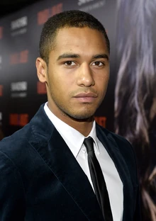 Elliot Knight | English Voice Over Wikia | Fandom