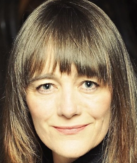 Elinor Holt | English Voice Over Wikia | Fandom