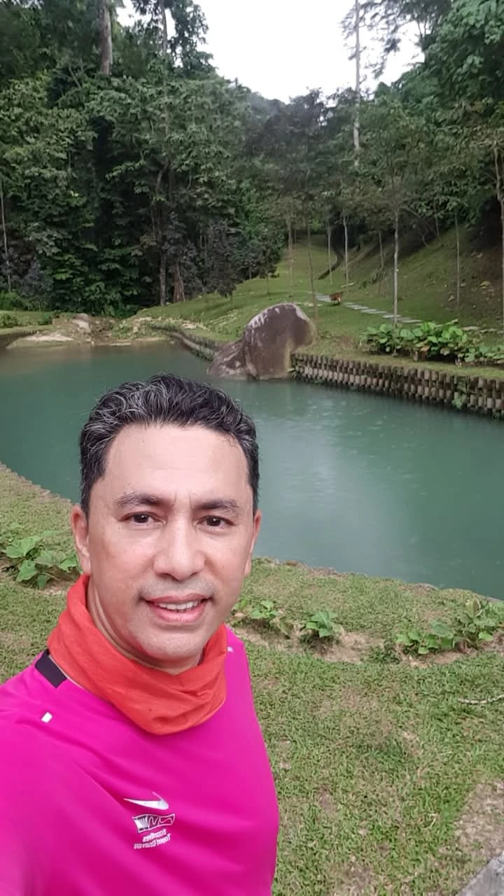 Azran Ahmad | Alih Suara | Fandom