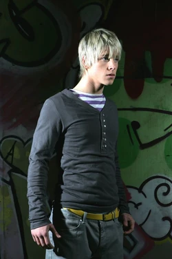 Maxxie Oliver | Skins Wiki | Fandom