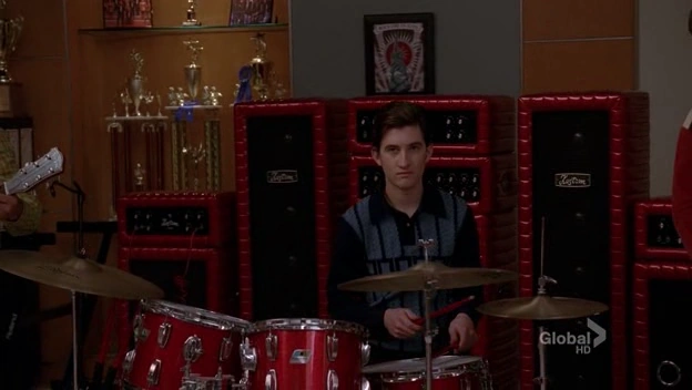 Baterista de New Directions | Wiki Glee | Fandom