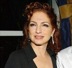Gloria Estefan | Wiki Glee | Fandom